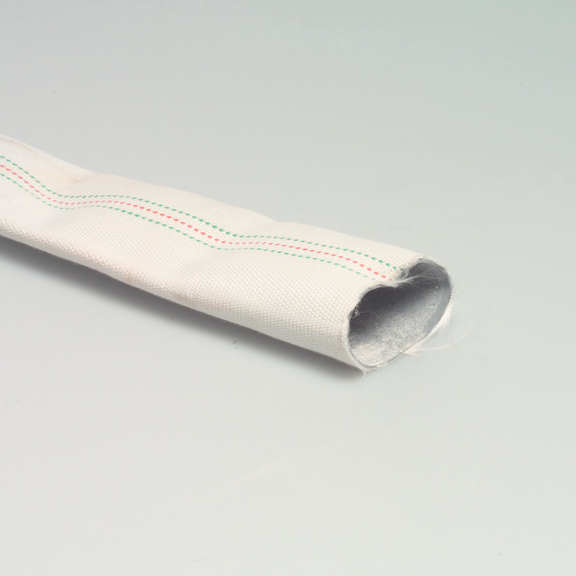 Furtun plat din pvc cu exterior textil ST 102mm (4'')x20m — aicuce.ro